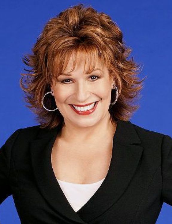 25 Perfect Medium Shaggy Hairstyles for Women Over 60