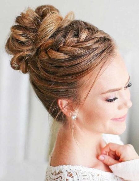 50 Haircuts for Women Over 40 to Look Stylish and Youthful