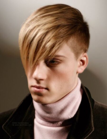 No Way! You'll Freak When You See These Crazy Emo Hairstyles