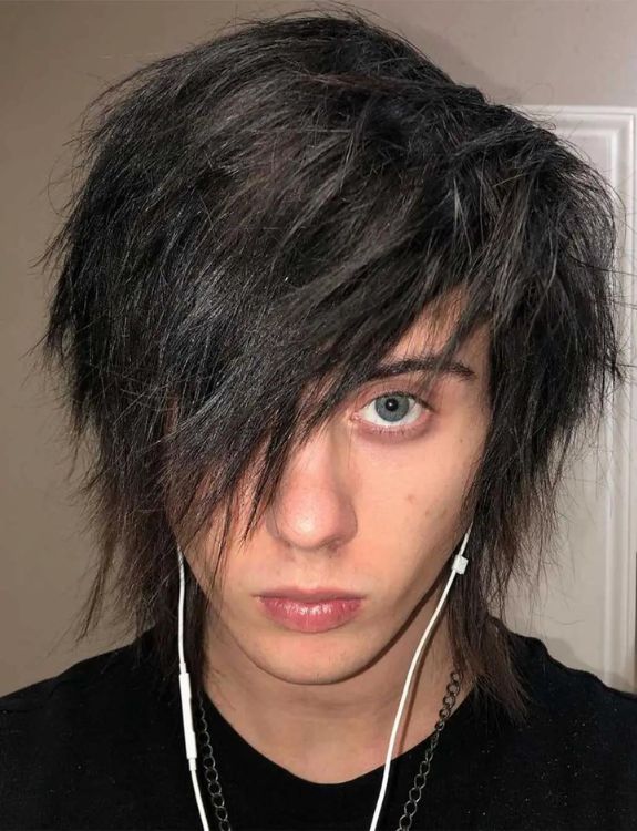 No Way! You'll Freak When You See These Crazy Emo Hairstyles