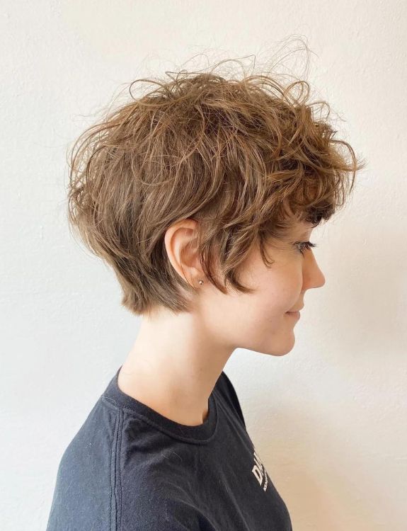 The Top 25 Androgynous Haircuts for an Effortlessly Cool Look