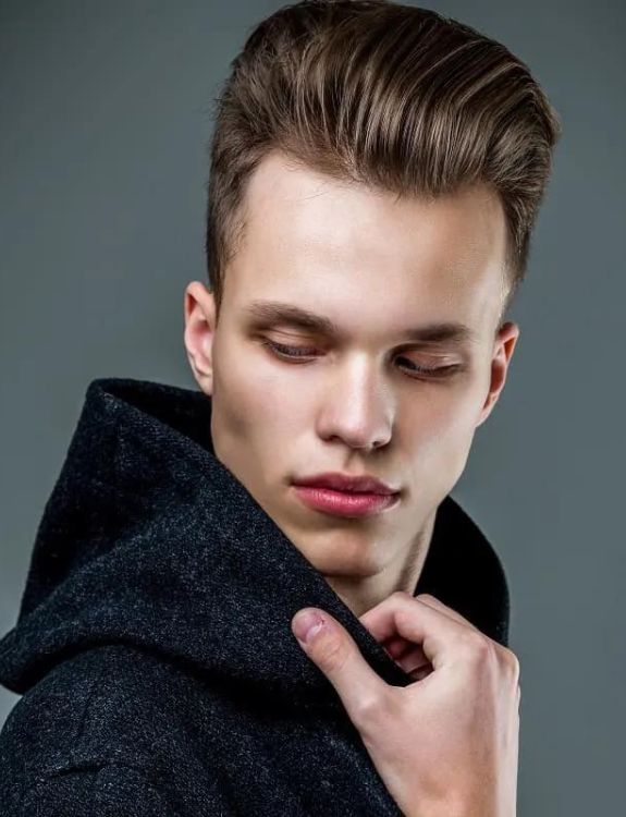 No Way! You'll Freak When You See These Crazy Emo Hairstyles