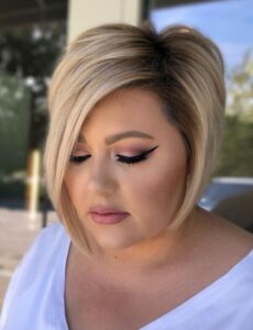 30 Best Hairstyles for Round Faces Women to Look Beautiful