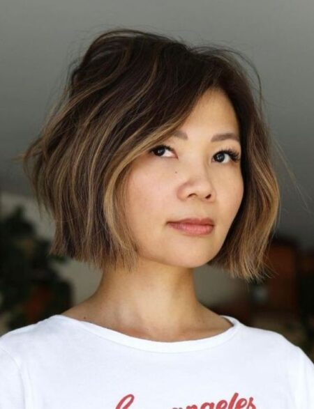 30 Best Hairstyles for Round Faces Women to Look Beautiful