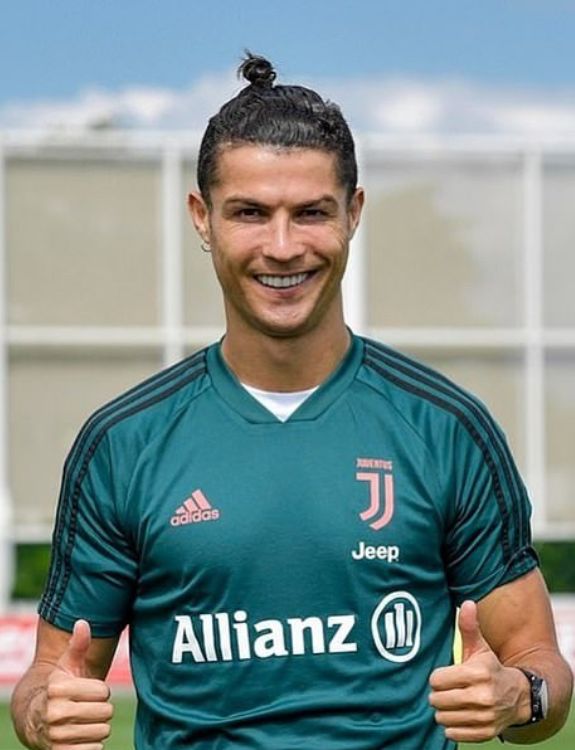 Cristiano Ronaldo Hairstyles: 10 Famous Hairstyles Over the Years