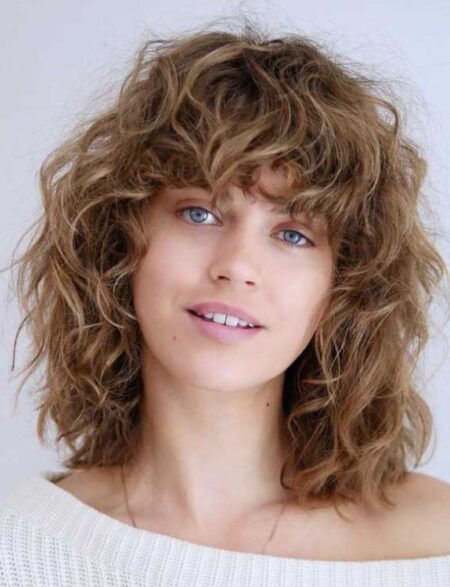 30 Best Hairstyles for Round Faces Women to Look Beautiful