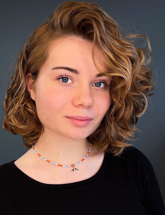 30 Best Hairstyles for Round Faces Women to Look Beautiful
