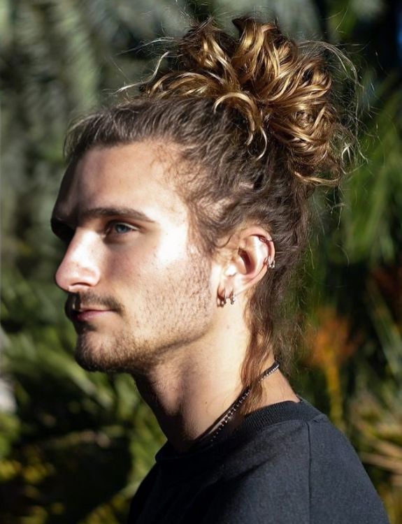 Wave It Like You Mean It: 20 Wavy Hairstyles for Men